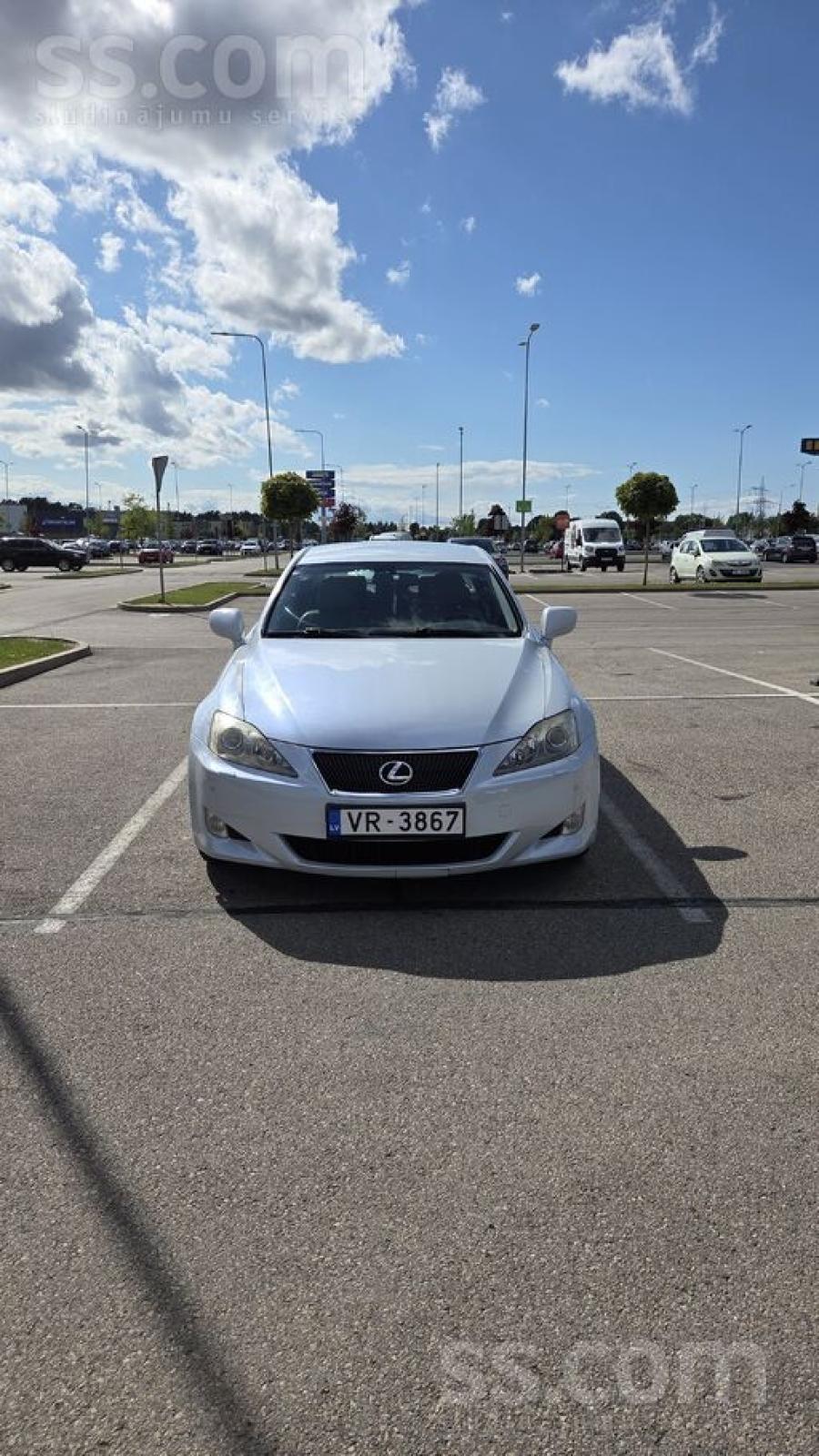 White Lexus IS 2007 in Riga, with an engine capacity of 2.50 L and mileage of 196 thousand km for 6000 €, photo 1 on AUTOMOTO.COM.LV