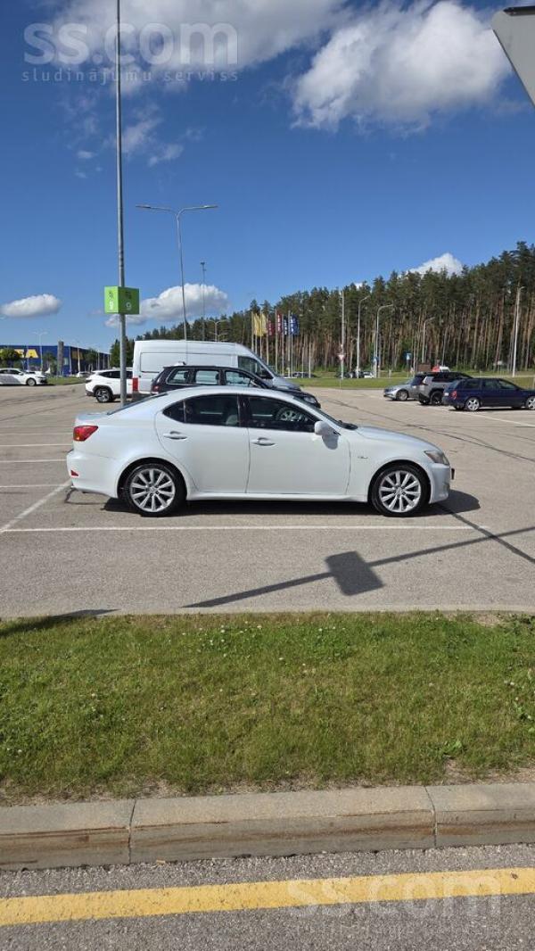 Balts Lexus IS 2007 Rīga, ar dzinēja tilpumu 2.50 L un nobraukumu 196 tūkst. km par 6000 €, foto 3 vietnē AUTOMOTO.COM.LV