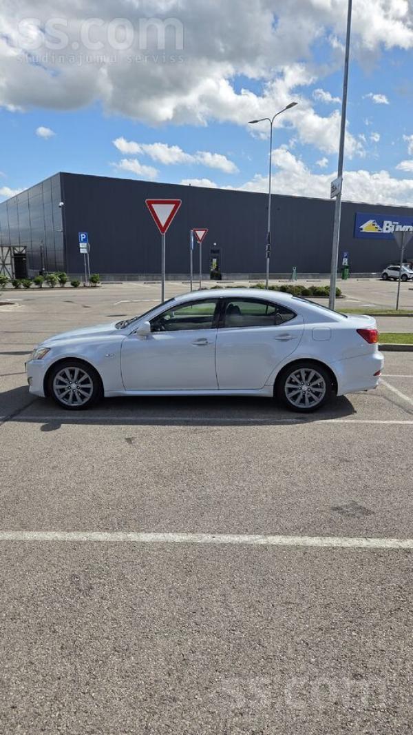 Balts Lexus IS 2007 Rīga, ar dzinēja tilpumu 2.50 L un nobraukumu 196 tūkst. km par 6000 €, foto 7 vietnē AUTOMOTO.COM.LV