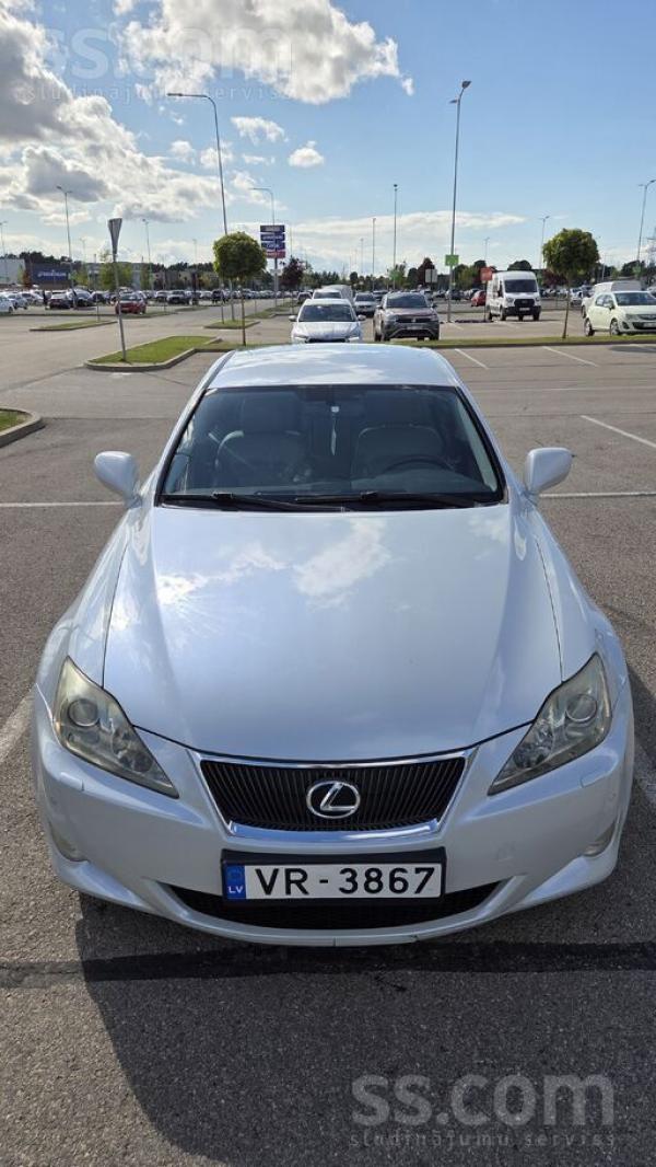 Balts Lexus IS 2007 Rīga, ar dzinēja tilpumu 2.50 L un nobraukumu 196 tūkst. km par 6000 €, foto 9 vietnē AUTOMOTO.COM.LV