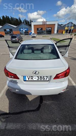 White Lexus IS 2007 in Riga, with an engine capacity of 2.50 L and mileage of 196 thousand km for 6000 €, photo 13 on AUTOMOTO.COM.LV