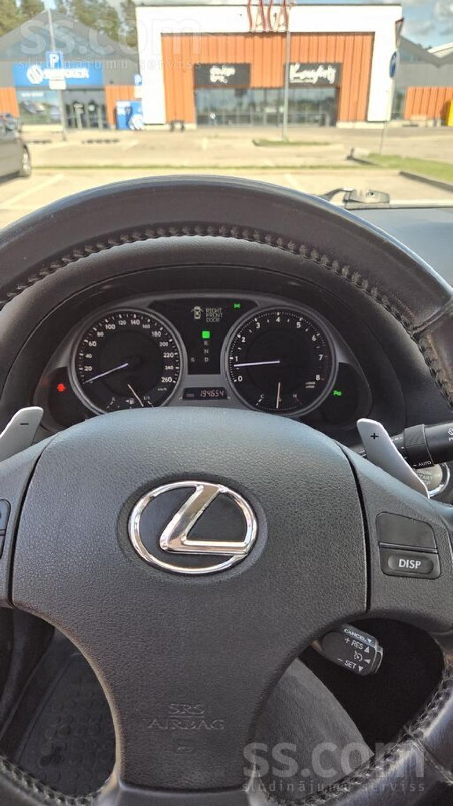 White Lexus IS 2007 in Riga, with an engine capacity of 2.50 L and mileage of 196 thousand km for 6000 €, photo 15 on AUTOMOTO.COM.LV