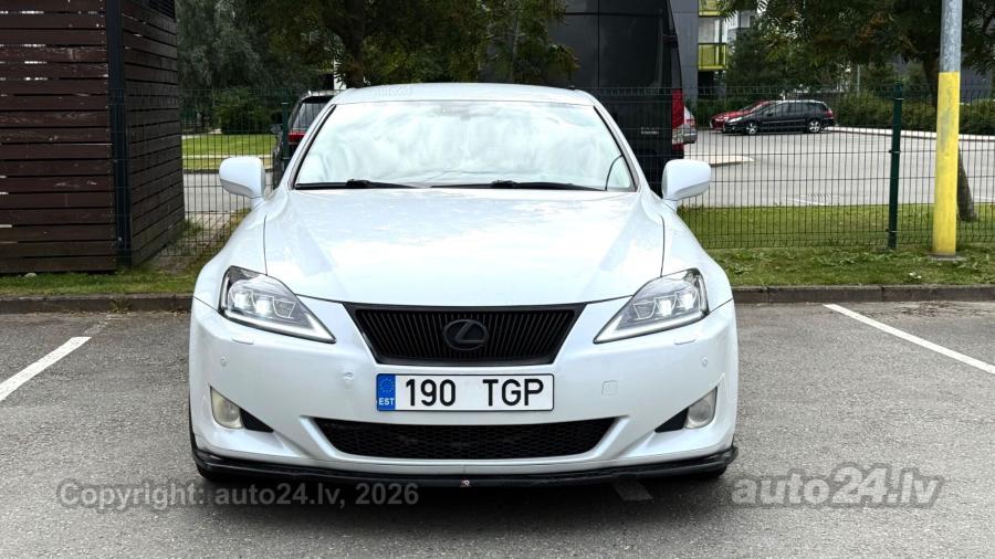 White Lexus IS 2007 in Tallinn, with an engine capacity of 2.20 L and mileage of 302 thousand km for 3599 €, photo 3 on AUTOMOTO.COM.LV