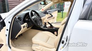 White Lexus IS 2007 in Tallinn, with an engine capacity of 2.20 L and mileage of 302 thousand km for 3599 €, photo 9 on AUTOMOTO.COM.LV