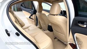 White Lexus IS 2007 in Tallinn, with an engine capacity of 2.20 L and mileage of 302 thousand km for 3599 €, photo 12 on AUTOMOTO.COM.LV