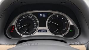 White Lexus IS 2007 in Tallinn, with an engine capacity of 2.20 L and mileage of 302 thousand km for 3599 €, photo 15 on AUTOMOTO.COM.LV