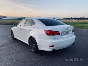 White Lexus IS 2007 in Paide, with an engine capacity of 2.50 L and mileage of 230 thousand km for 4500 €, photo 4 on AUTOMOTO.COM.LV