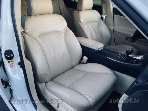 White Lexus IS 2007 in Paide, with an engine capacity of 2.50 L and mileage of 230 thousand km for 4500 €, photo 8 on AUTOMOTO.COM.LV