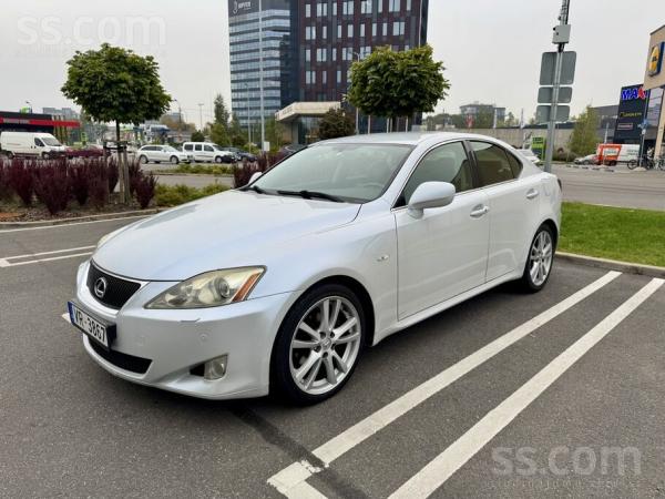 Balts Lexus IS 2007 Rīga, ar dzinēja tilpumu 2.50 L un nobraukumu 194 tūkst. km par 4900 €, foto 1 vietnē AUTOMOTO.COM.LV