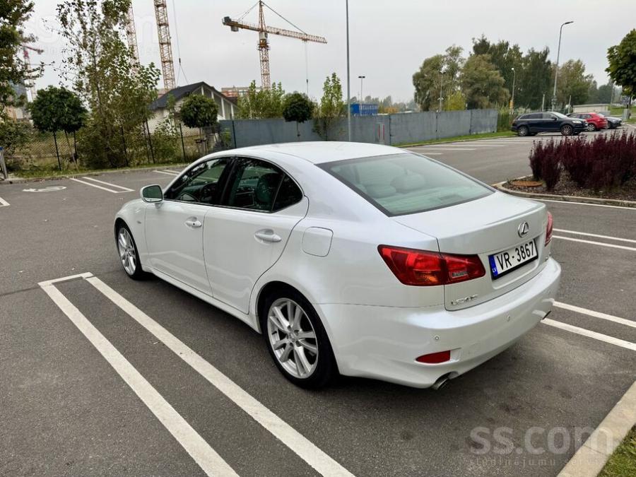 Balts Lexus IS 2007 Rīga, ar dzinēja tilpumu 2.50 L un nobraukumu 194 tūkst. km par 4900 €, foto 5 vietnē AUTOMOTO.COM.LV