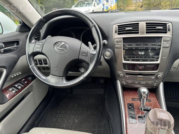Balts Lexus IS 2007 Rīga, ar dzinēja tilpumu 2.50 L un nobraukumu 194 tūkst. km par 4900 €, foto 6 vietnē AUTOMOTO.COM.LV