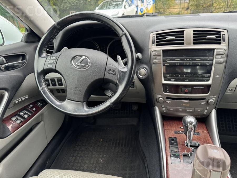 Balts Lexus IS 2007 Rīga, ar dzinēja tilpumu 2.50 L un nobraukumu 194 tūkst. km par 4900 €, foto 6 vietnē AUTOMOTO.COM.LV