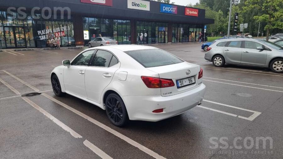 Balts Lexus IS 2008 Rīga, ar dzinēja tilpumu 2.20 L un nobraukumu 307 tūkst. km par 3500 €, foto 4 vietnē AUTOMOTO.COM.LV