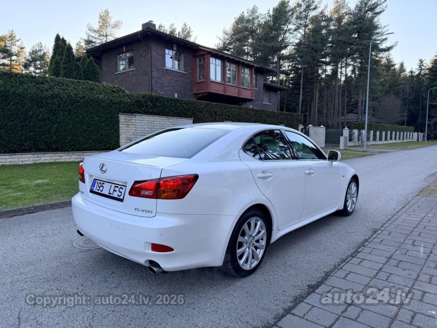 White Lexus IS 2008 in Tallinn, with an engine capacity of 2.50 L and mileage of 188 thousand km for 7990 €, photo 6 on AUTOMOTO.COM.LV