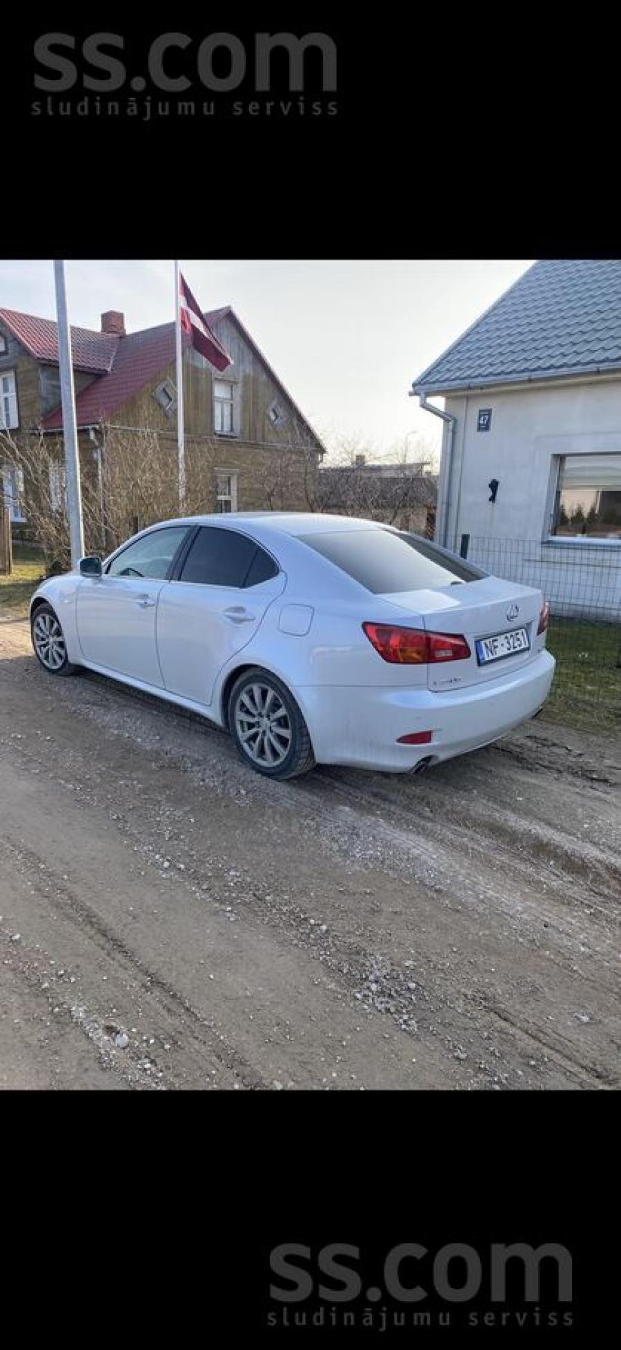 White Lexus IS 2008 in Riga, with an engine capacity of 2.50 L and mileage of 173 thousand km for 2200 €, photo 1 on AUTOMOTO.COM.LV