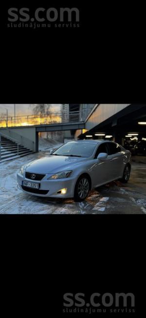 White Lexus IS 2008 in Riga, with an engine capacity of 2.50 L and mileage of 173 thousand km for 2200 €, photo 3 on AUTOMOTO.COM.LV