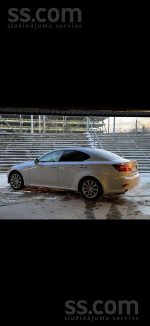 White Lexus IS 2008 in Riga, with an engine capacity of 2.50 L and mileage of 173 thousand km for 2200 €, photo 4 on AUTOMOTO.COM.LV