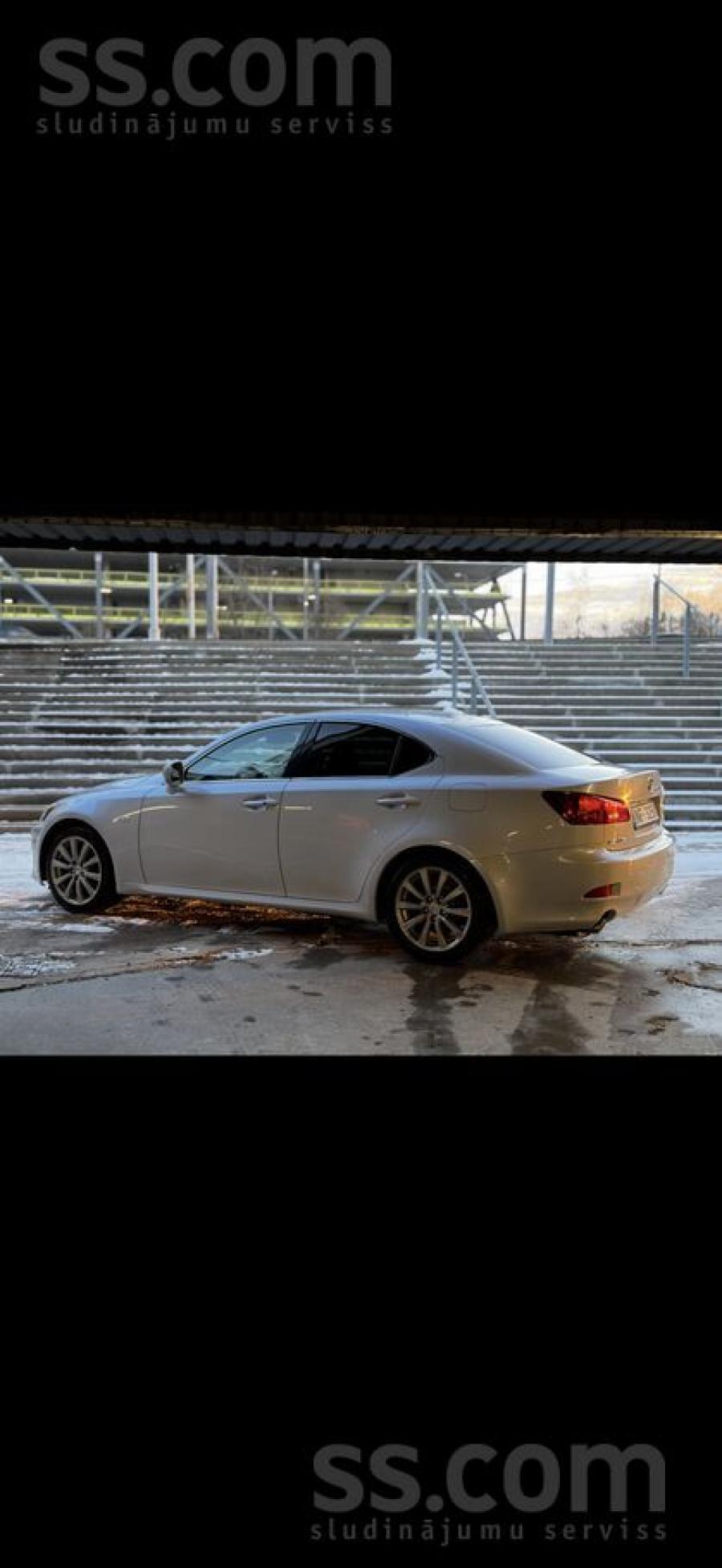 White Lexus IS 2008 in Riga, with an engine capacity of 2.50 L and mileage of 173 thousand km for 2200 €, photo 4 on AUTOMOTO.COM.LV