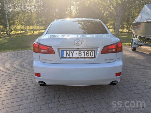 White Lexus IS 2008 in Riga, with an engine capacity of 2.50 L and mileage of 169 thousand km for 4600 €, photo 6 on AUTOMOTO.COM.LV