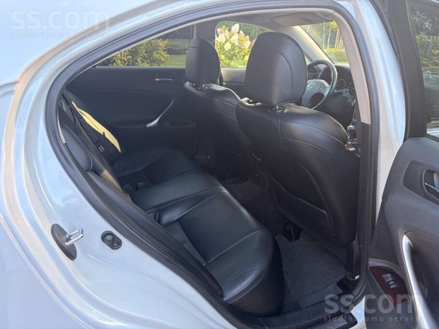 Balts Lexus IS 2008 Rīga, ar dzinēja tilpumu 2.50 L un nobraukumu 169 tūkst. km par 4600 €, foto 13 vietnē AUTOMOTO.COM.LV