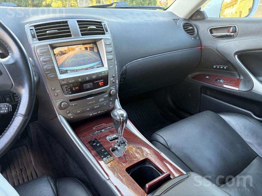 Balts Lexus IS 2008 Rīga, ar dzinēja tilpumu 2.50 L un nobraukumu 169 tūkst. km par 4600 €, foto 17 vietnē AUTOMOTO.COM.LV