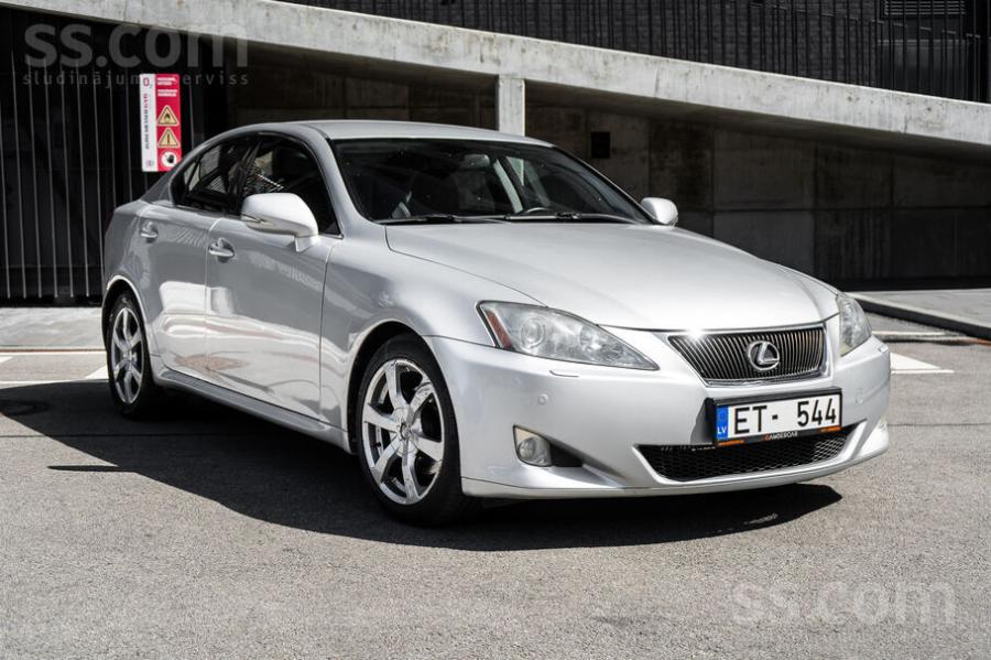 Balts Lexus IS 2009 Rīga, ar dzinēja tilpumu 2.50 L un nobraukumu 225 tūkst. km par 5200 €, foto 4 vietnē AUTOMOTO.COM.LV