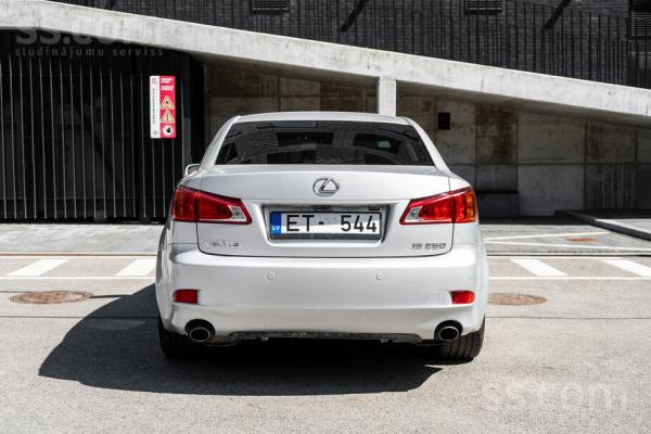 Balts Lexus IS 2009 Rīga, ar dzinēja tilpumu 2.50 L un nobraukumu 225 tūkst. km par 5200 €, foto 5 vietnē AUTOMOTO.COM.LV