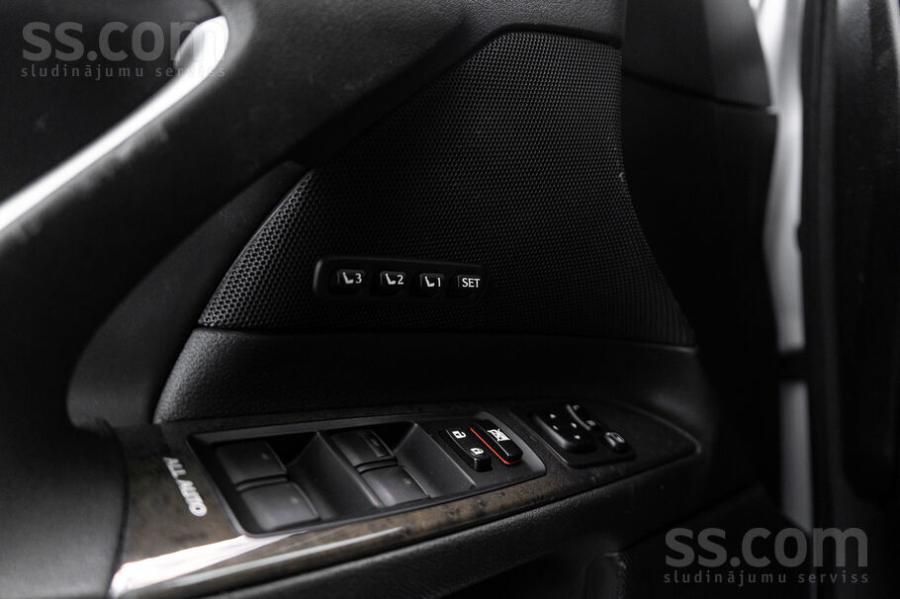 Balts Lexus IS 2009 Rīga, ar dzinēja tilpumu 2.50 L un nobraukumu 225 tūkst. km par 5200 €, foto 11 vietnē AUTOMOTO.COM.LV