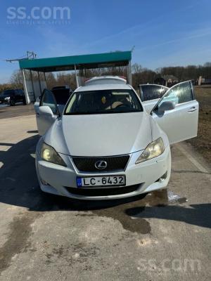 Белый Лексус ИС 2009 в Бауска, объемом двигателя 2.20 л и пробегом 250 тыс. км за 3000 €, фото 6 на AUTOMOTO.COM.LV