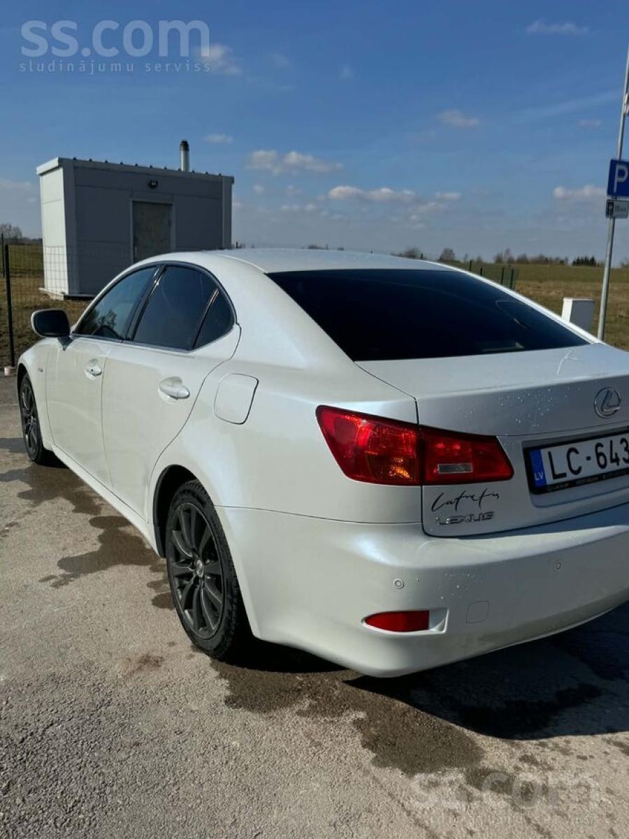 Белый Лексус ИС 2009 в Бауска, объемом двигателя 2.20 л и пробегом 250 тыс. км за 3000 €, фото 10 на AUTOMOTO.COM.LV