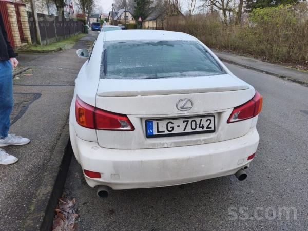 Lexus IS 2009 Rīga vietnē Balts Lexus IS 2009 Rīga, ar dzinēja tilpumu 2.20 L un nobraukumu 172 tūkst. km par 1555 €, foto 4 vietnē AUTOMOTO.COM.LV