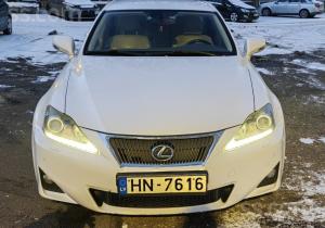 White Lexus IS 2010 in Riga, with an engine capacity of 2.50 L and mileage of 306 thousand km for 5500 €, photo 4 on AUTOMOTO.COM.LV