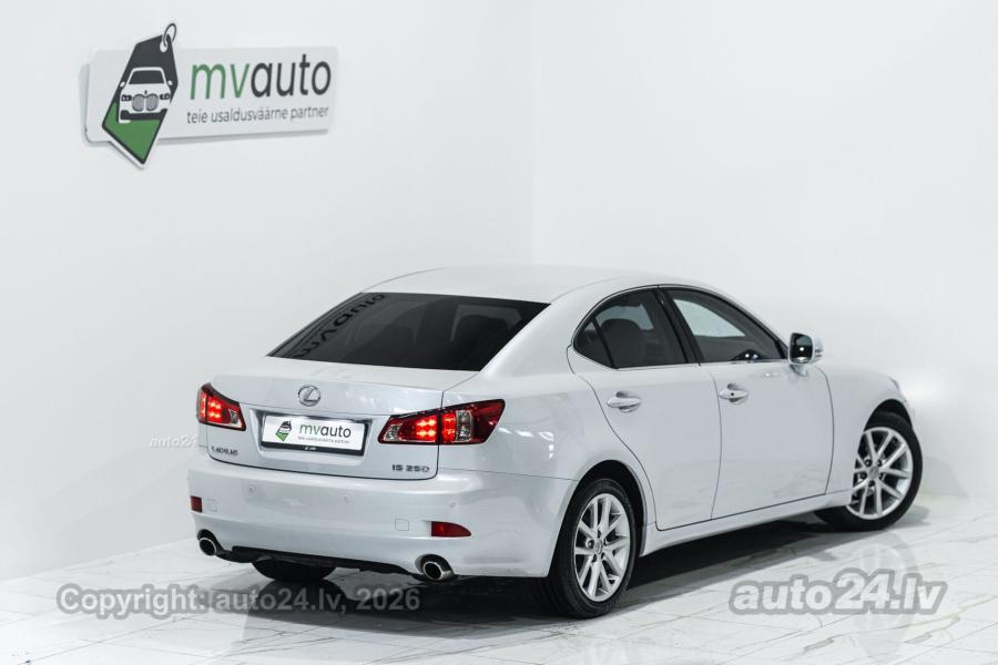 White Lexus IS 2010 in Tallinn, with an engine capacity of 2.50 L and mileage of 160 thousand km for 8290 €, photo 3 on AUTOMOTO.COM.LV