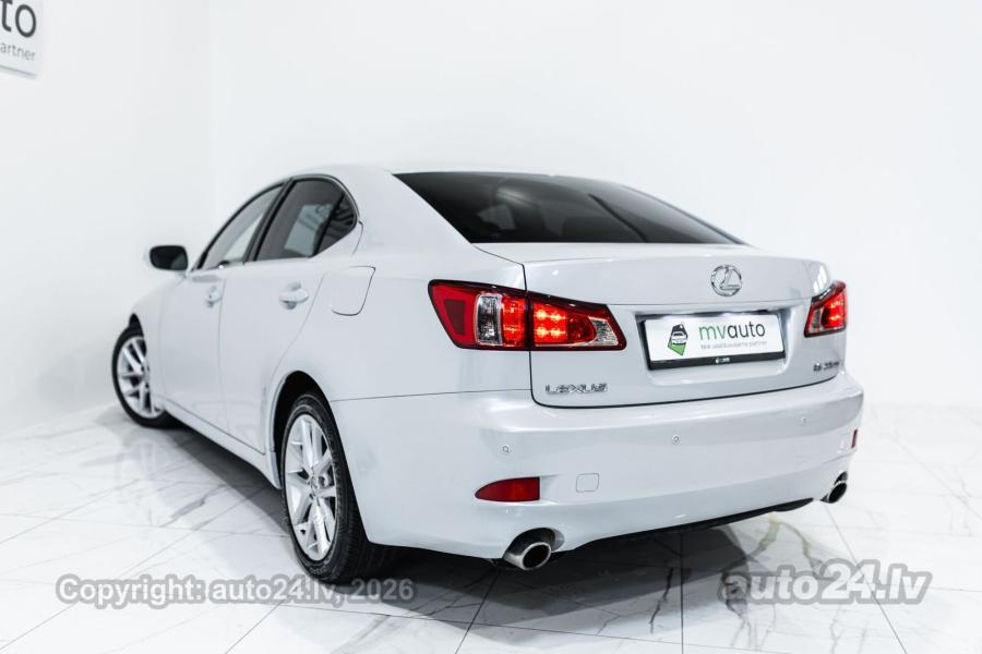 White Lexus IS 2010 in Tallinn, with an engine capacity of 2.50 L and mileage of 160 thousand km for 8290 €, photo 7 on AUTOMOTO.COM.LV