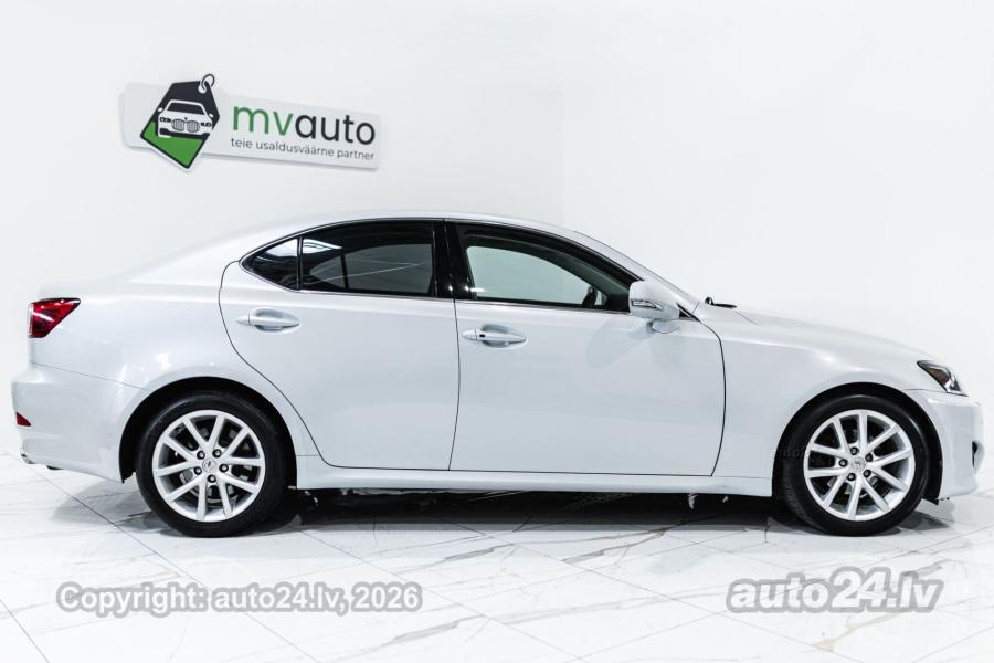 White Lexus IS 2010 in Tallinn, with an engine capacity of 2.50 L and mileage of 160 thousand km for 8290 €, photo 10 on AUTOMOTO.COM.LV