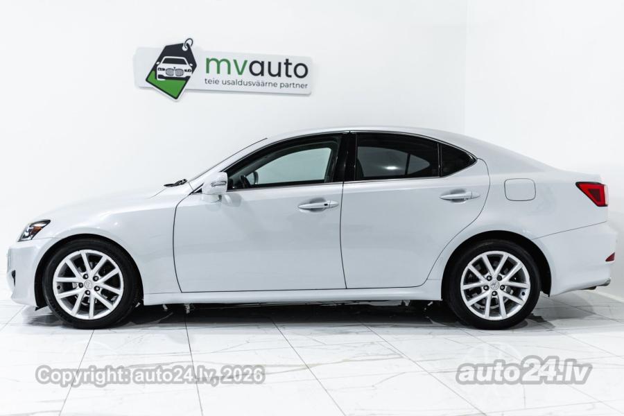 White Lexus IS 2010 in Tallinn, with an engine capacity of 2.50 L and mileage of 160 thousand km for 8290 €, photo 11 on AUTOMOTO.COM.LV