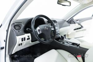 White Lexus IS 2010 in Tallinn, with an engine capacity of 2.50 L and mileage of 160 thousand km for 8290 €, photo 13 on AUTOMOTO.COM.LV