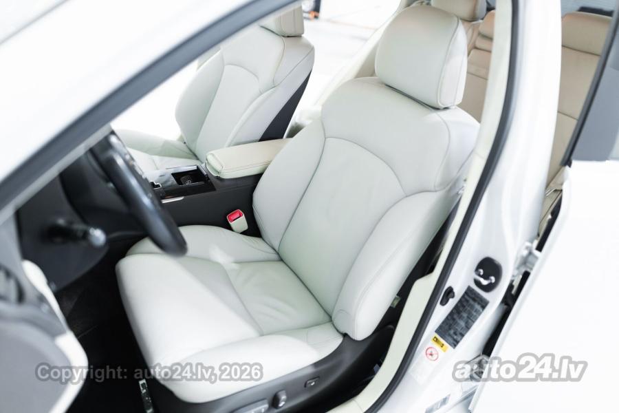 White Lexus IS 2010 in Tallinn, with an engine capacity of 2.50 L and mileage of 160 thousand km for 8290 €, photo 15 on AUTOMOTO.COM.LV