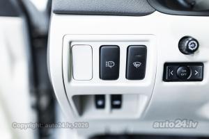 White Lexus IS 2010 in Tallinn, with an engine capacity of 2.50 L and mileage of 160 thousand km for 8290 €, photo 28 on AUTOMOTO.COM.LV
