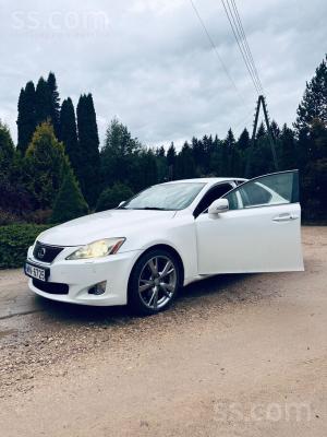 White Lexus IS 2010 in Rezekne, with an engine capacity of 2.20 L and mileage of 199 thousand km for 6100 €, photo  on AUTOMOTO.COM.LV