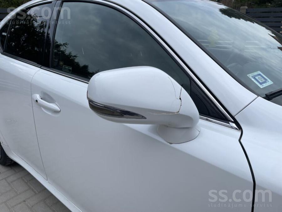 White Lexus IS 2011 in Riga, with an engine capacity of 2.20 L and mileage of 360 thousand km for 4500 €, photo 7 on AUTOMOTO.COM.LV