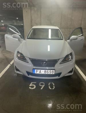 White Lexus IS 2011 in Riga, with an engine capacity of 2.50 L and mileage of 178 thousand km for 10500 €, photo 2 on AUTOMOTO.COM.LV