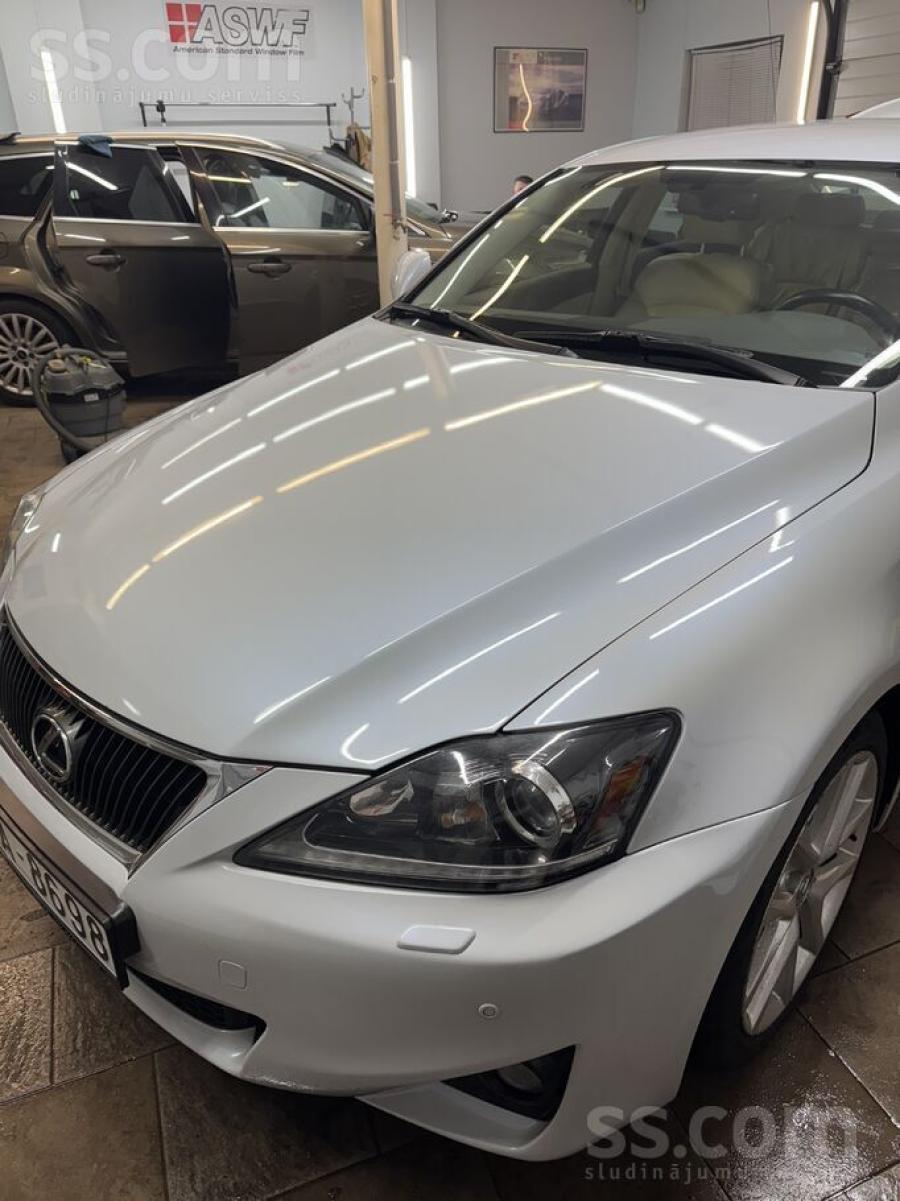 White Lexus IS 2011 in Riga, with an engine capacity of 2.50 L and mileage of 178 thousand km for 10500 €, photo 7 on AUTOMOTO.COM.LV