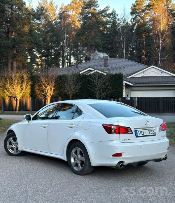 Balts Lexus IS 2012 Rīga, ar dzinēja tilpumu 2.50 L un nobraukumu 208 tūkst. km par 7750 €, foto 3 vietnē AUTOMOTO.COM.LV