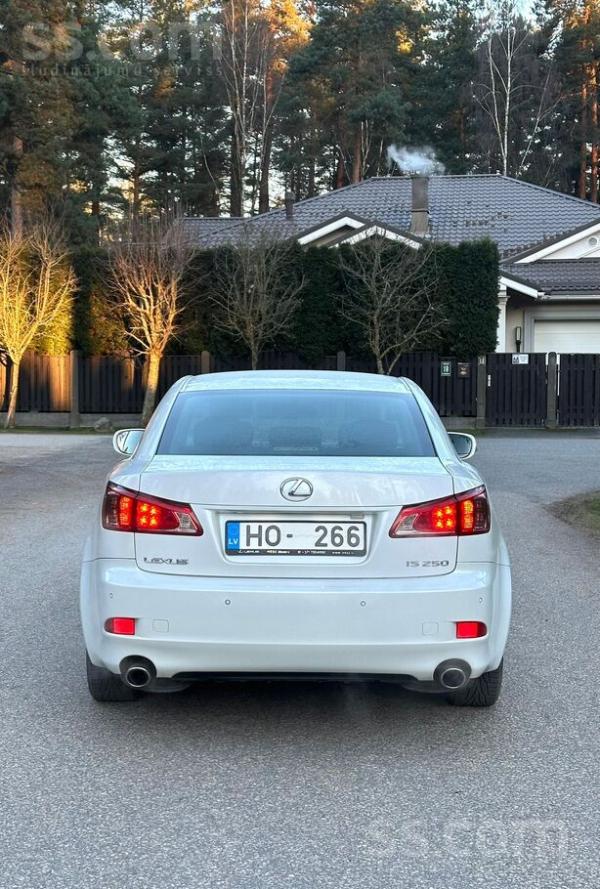 Balts Lexus IS 2012 Rīga, ar dzinēja tilpumu 2.50 L un nobraukumu 208 tūkst. km par 7750 €, foto 4 vietnē AUTOMOTO.COM.LV