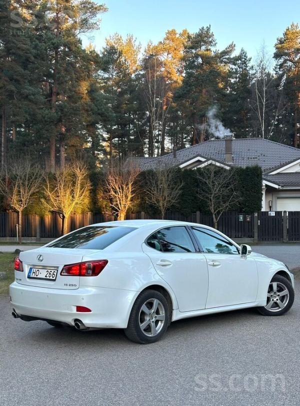 Balts Lexus IS 2012 Rīga, ar dzinēja tilpumu 2.50 L un nobraukumu 208 tūkst. km par 7750 €, foto 5 vietnē AUTOMOTO.COM.LV