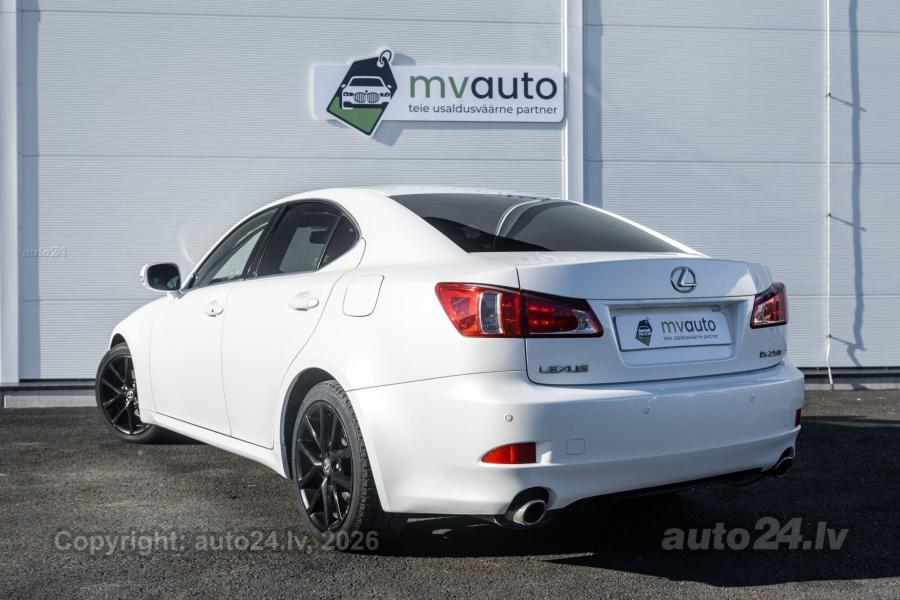 Balts Lexus IS 2012 Tallina, ar dzinēja tilpumu 2.50 L un nobraukumu 187 tūkst. km par 8500 €, foto 7 vietnē AUTOMOTO.COM.LV