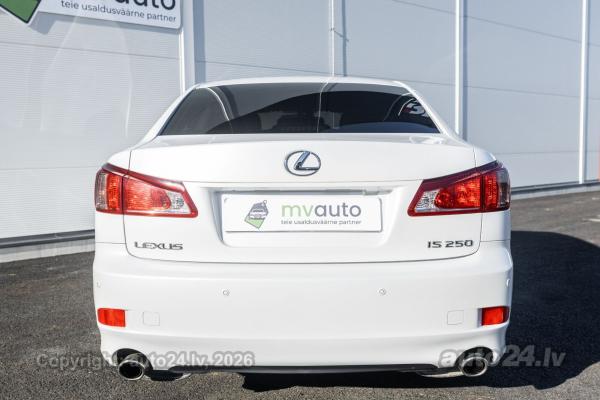Balts Lexus IS 2012 Tallina, ar dzinēja tilpumu 2.50 L un nobraukumu 187 tūkst. km par 8500 €, foto 7 vietnē AUTOMOTO.COM.LV