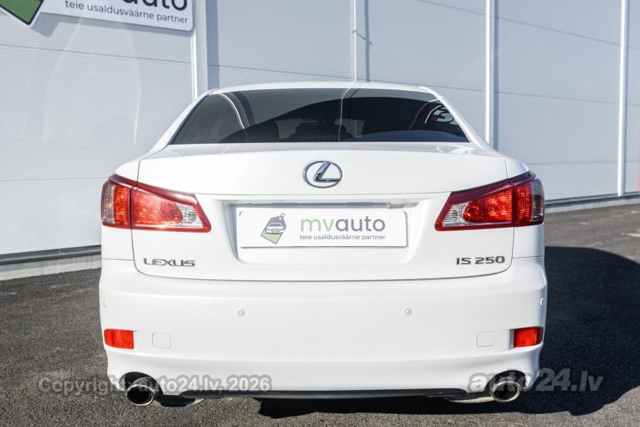 Balts Lexus IS 2012 Tallina, ar dzinēja tilpumu 2.50 L un nobraukumu 187 tūkst. km par 8500 €, foto 8 vietnē AUTOMOTO.COM.LV