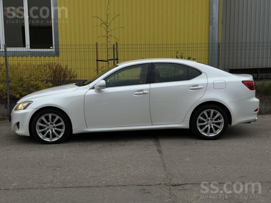 Balts Lexus IS 2012 Rīga, ar dzinēja tilpumu 2.50 L un nobraukumu 208 tūkst. km par 7100 €, foto 5 vietnē AUTOMOTO.COM.LV